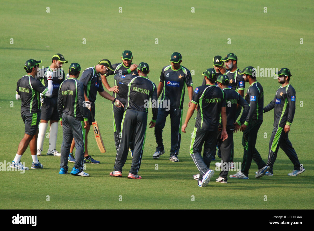 Lahore, Pakistan. 19th May, 2015. Pakistani cricketer take part in a ...