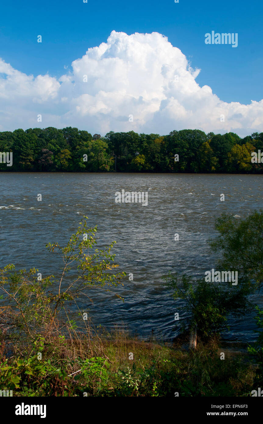 Windsor locks canal state park trail hi-res stock photography and ...