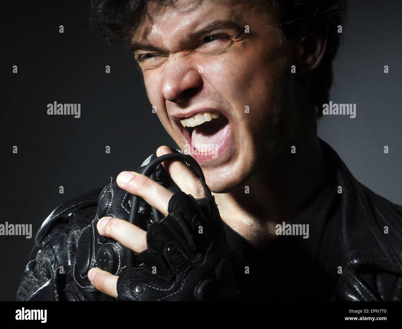 Screaming singer hi-res stock photography and images - Alamy