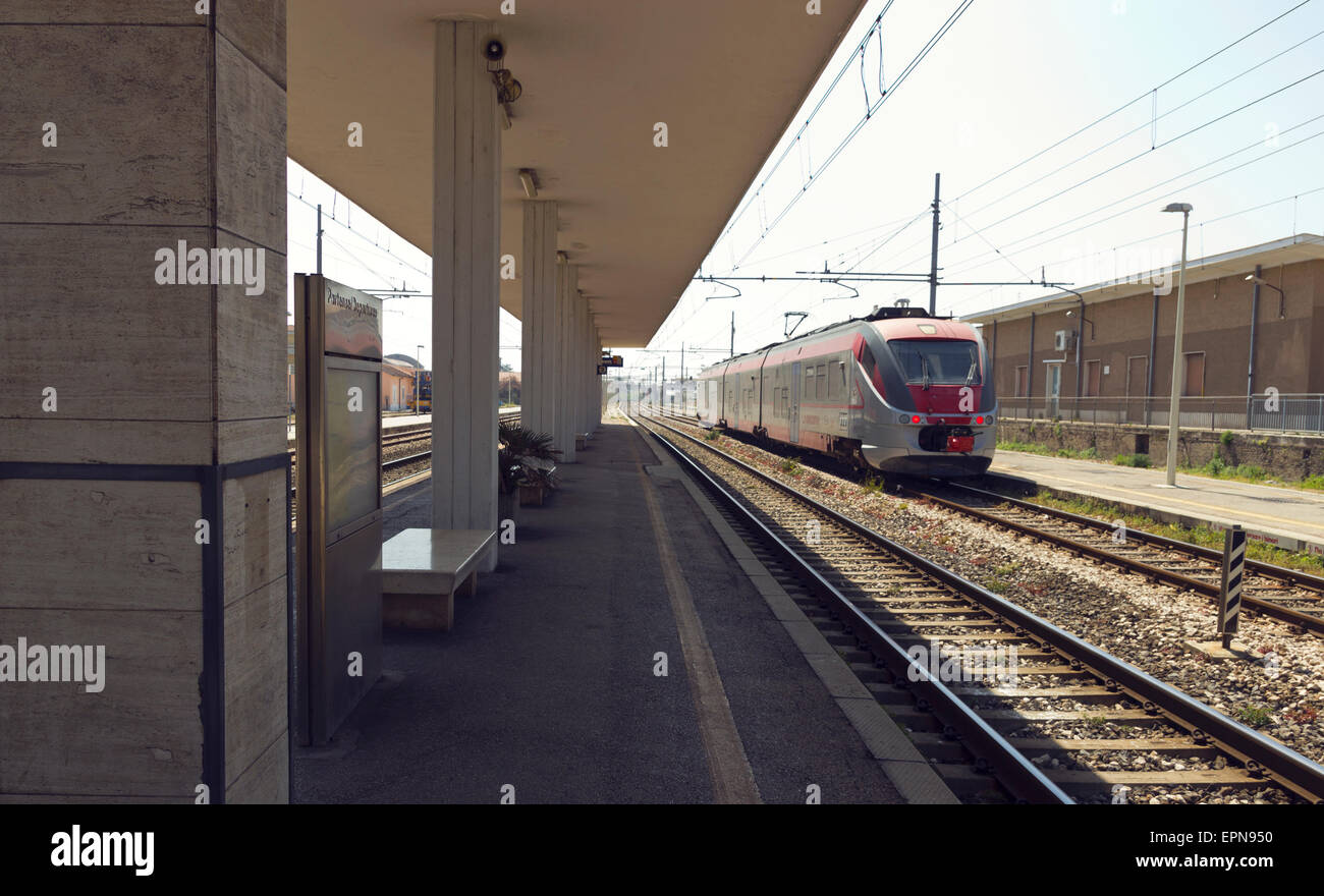 Fast railway hi-res stock photography and images - Alamy