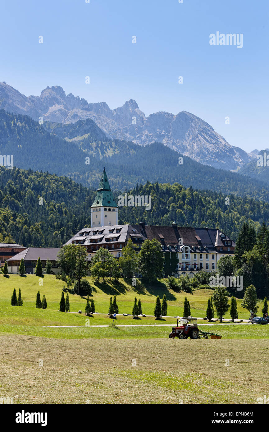 Schloss Elmau castle hotel, Wetterstein Range, Krün, Werdenfelser Land ...
