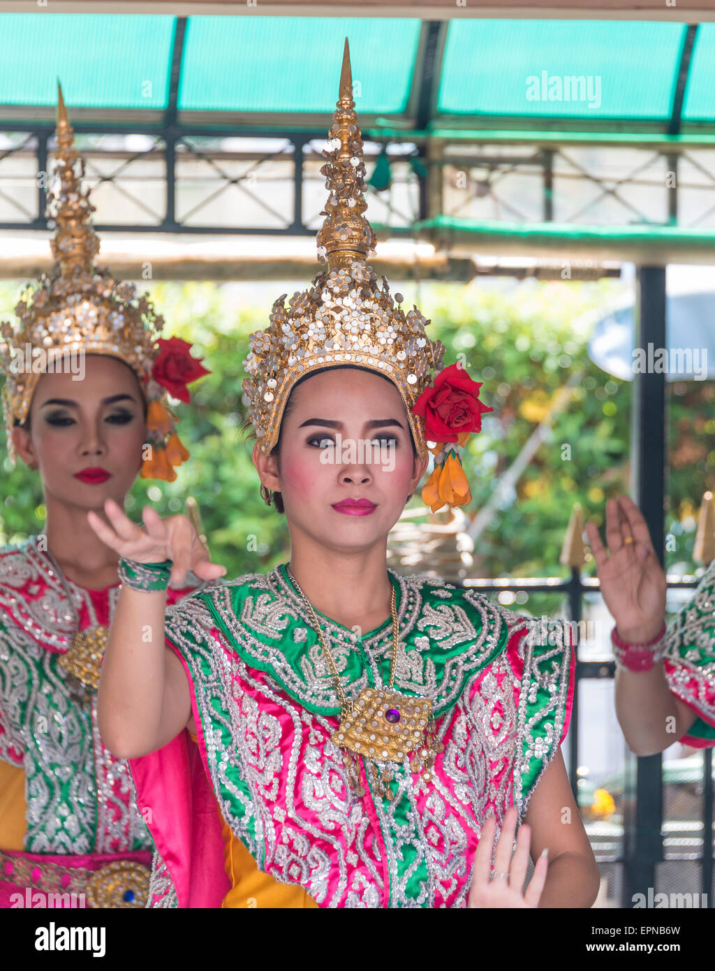 Thai traditional dance thailand hi-res stock photography and images - Alamy