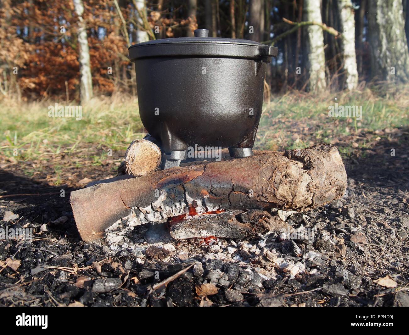 Metal pot food on fire hi-res stock photography and images - Alamy