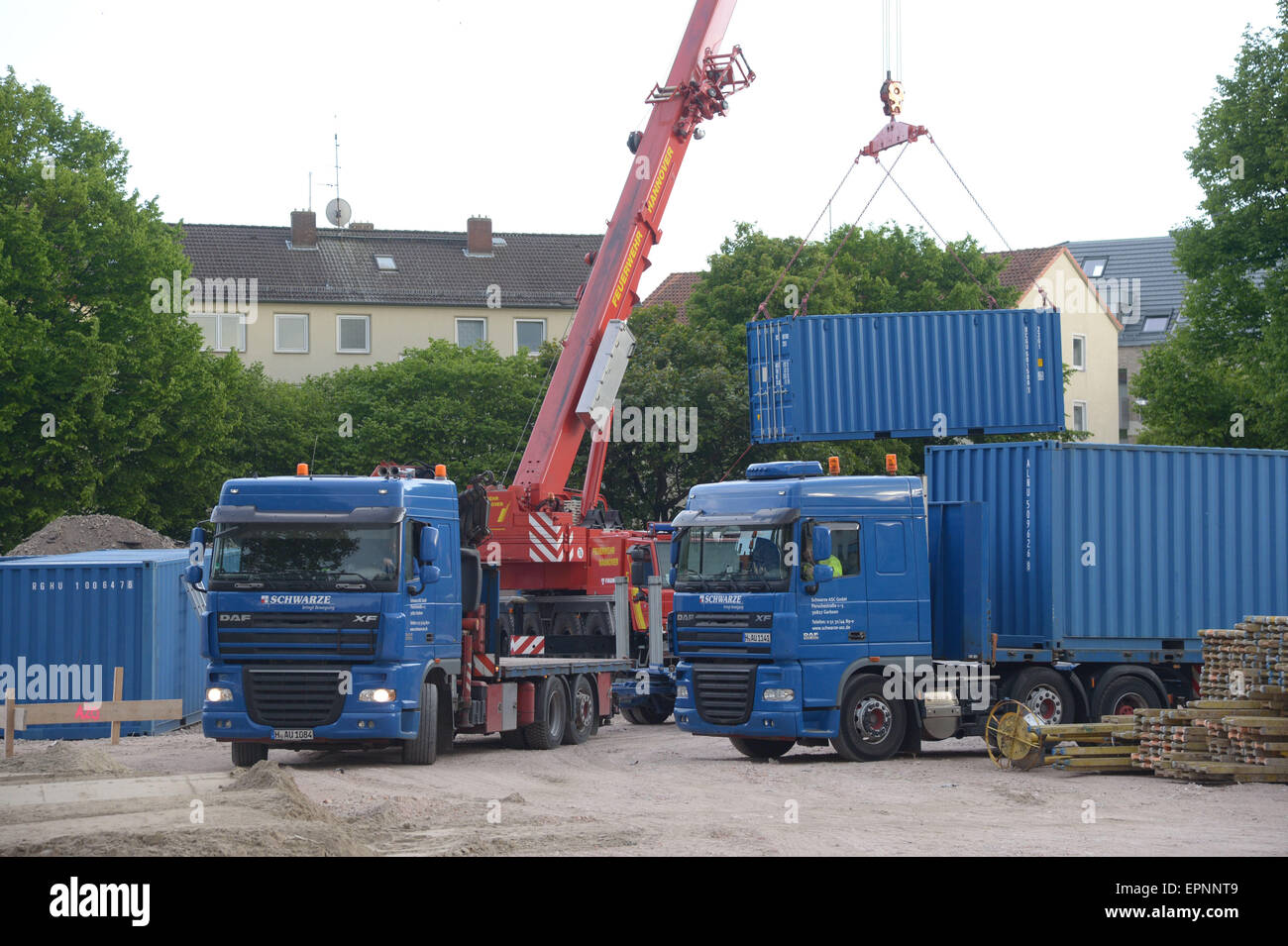 Splinter shield hi-res stock photography and images - Alamy
