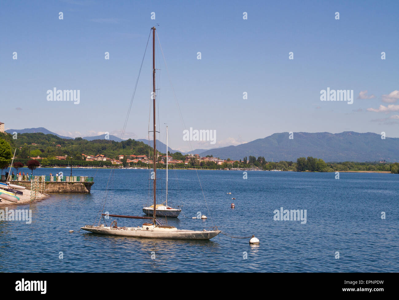 Sailing lake maggiore hi-res stock photography and images - Alamy
