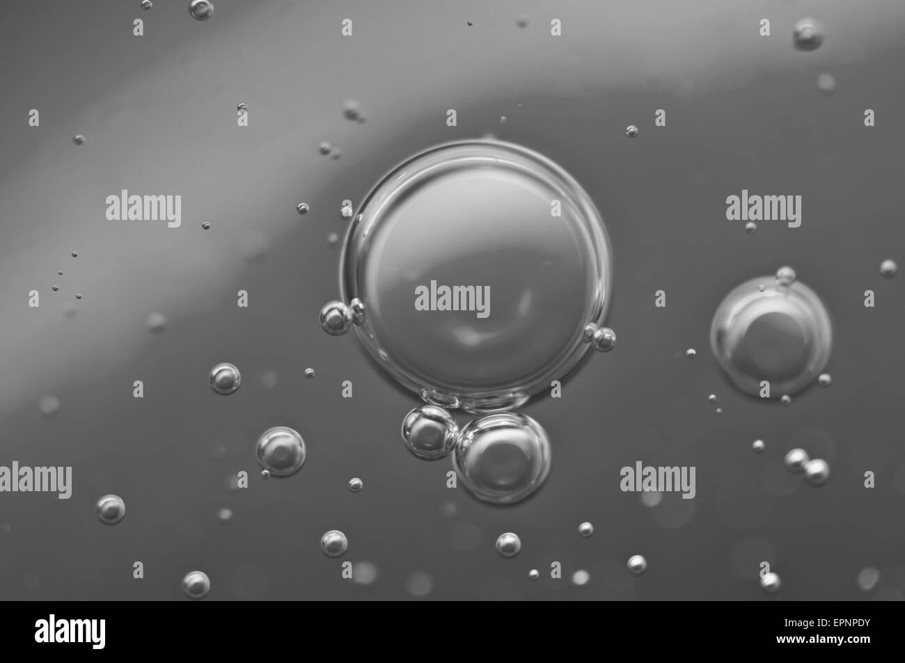 White bubbles black background hi-res stock photography and images - Alamy