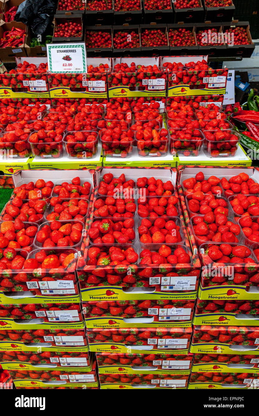 Colourful display of strawberries hi-res stock photography and images ...