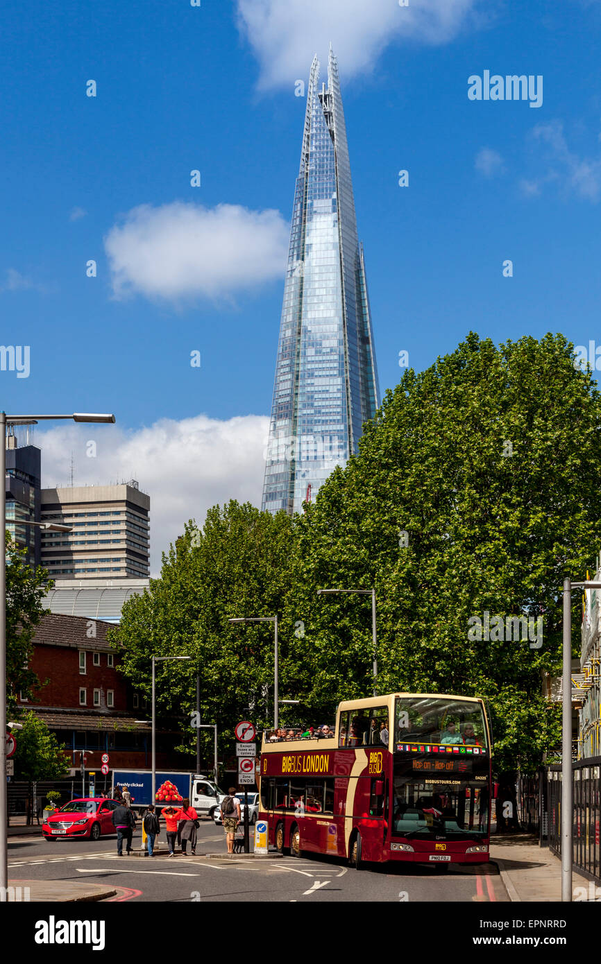 Image of a london bus hi-res stock photography and images - Alamy
