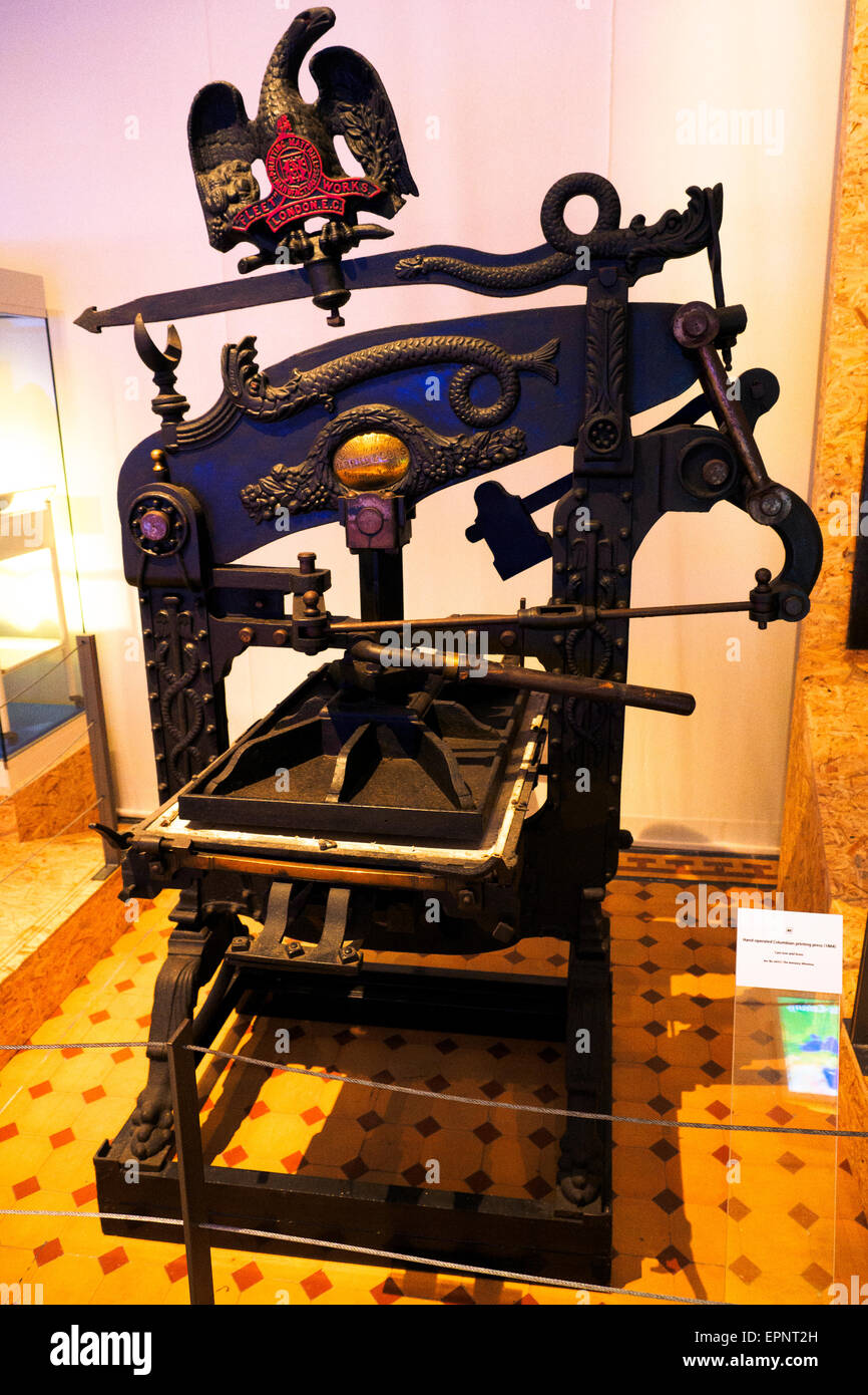 Old hand operated printing press hi-res stock photography and images ...