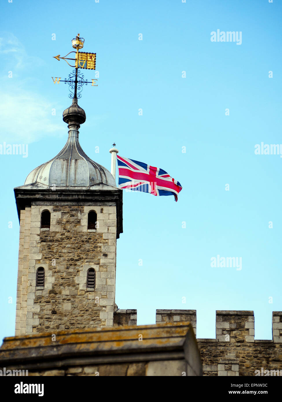 Union Jack over a turret in the Tower of London - England Stock Photo ...