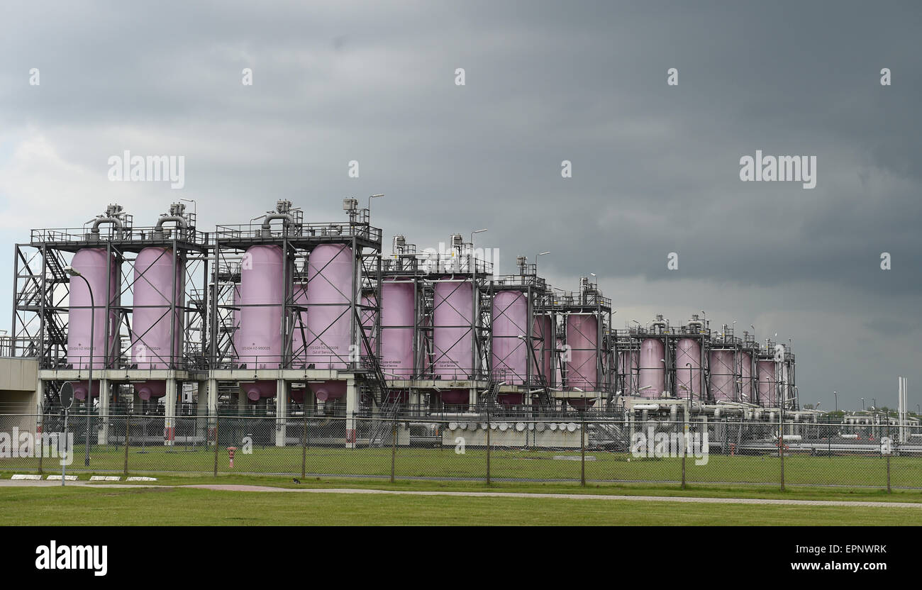 Pink Tanks High Resolution Stock Photography and Images - Alamy