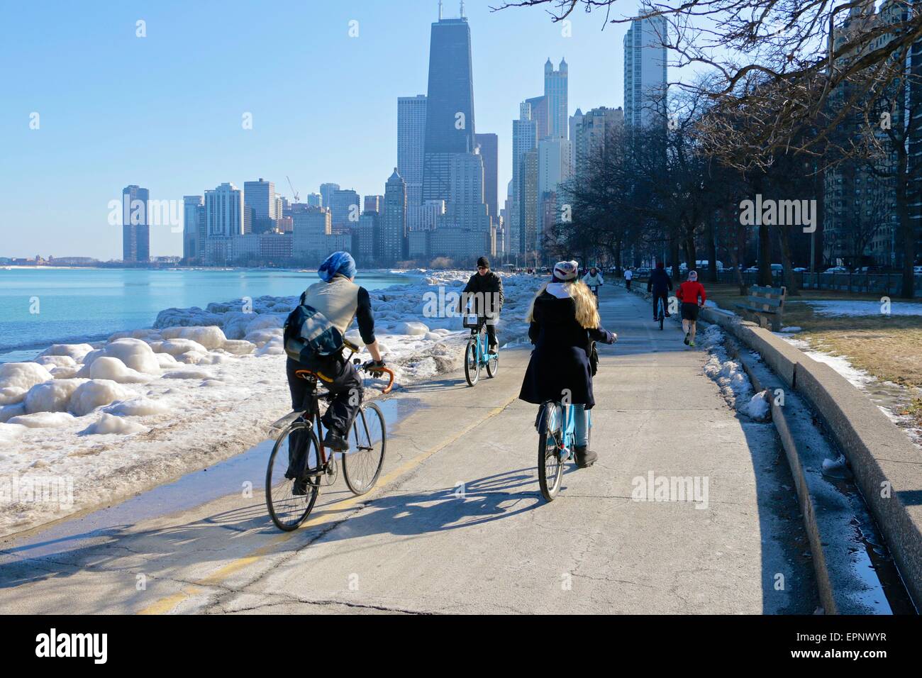 Chicago, USA 7th March 2015. After over a month of frigid temperatures ...