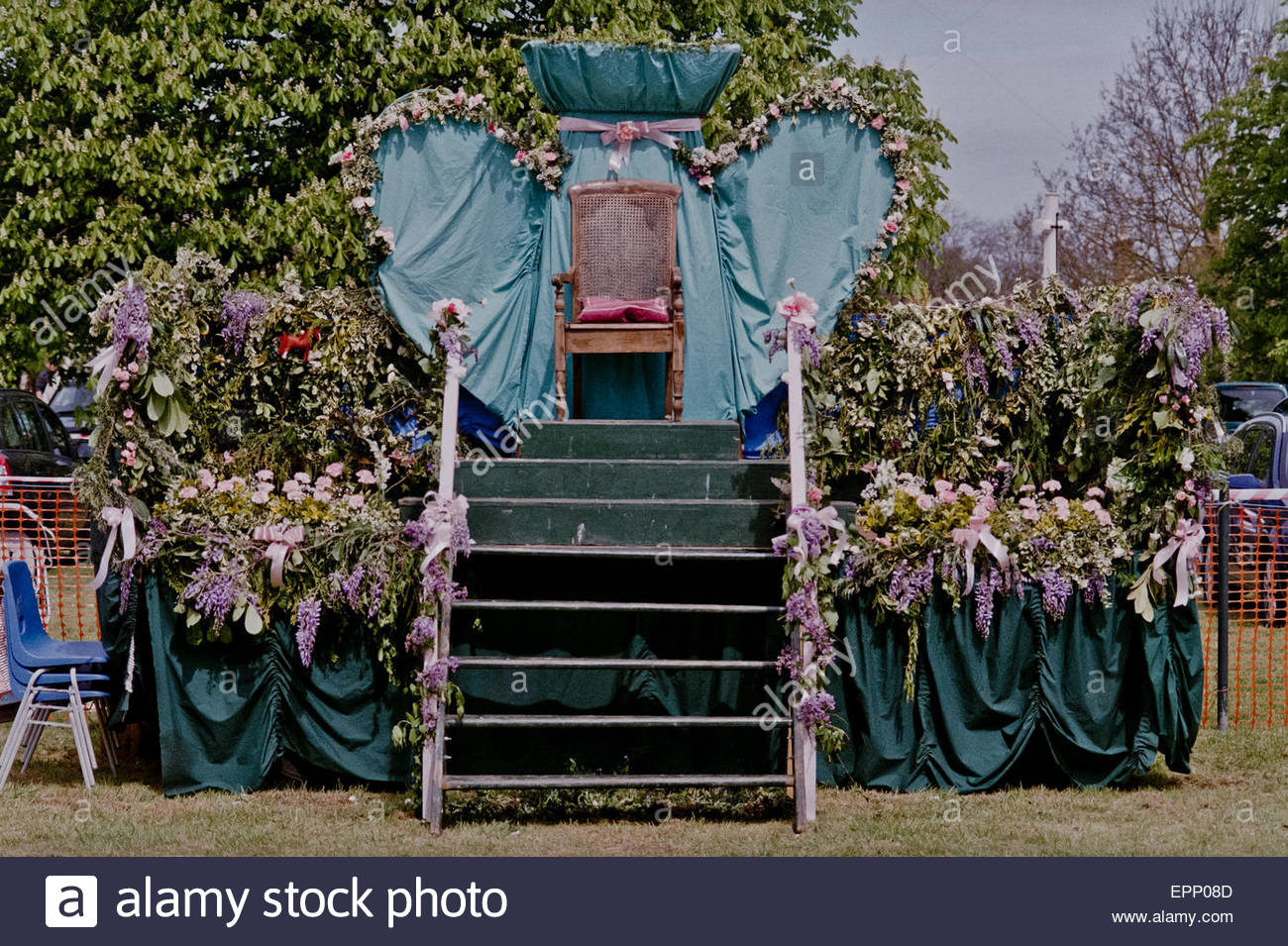 May Queen Crowning Stock Photos & May Queen Crowning Stock Images - Alamy