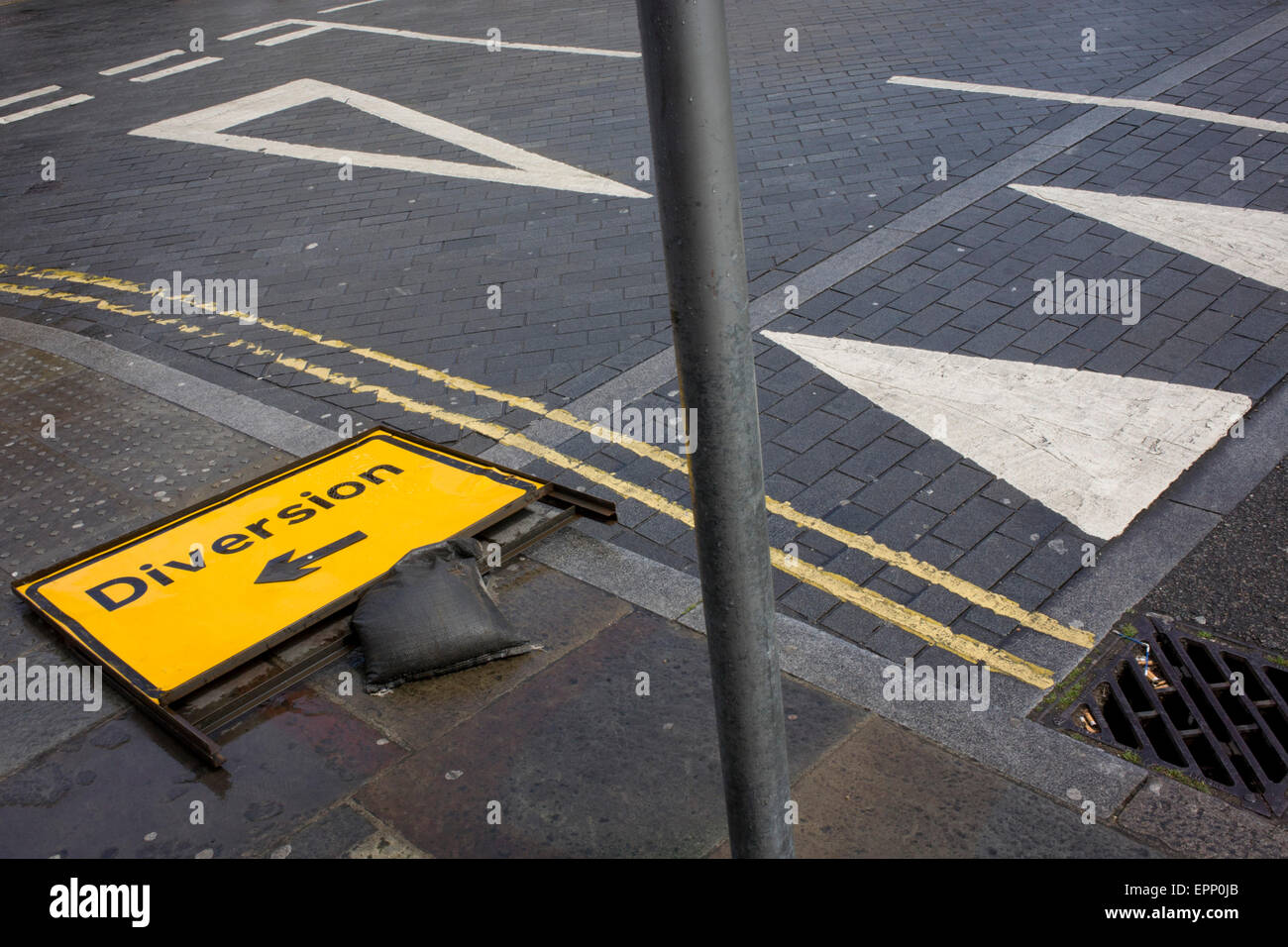 Road Diversion Sign High Resolution Stock Photography and Images - Alamy Road Diversion Sign High Resolution Stock Photography and Images - Alamy