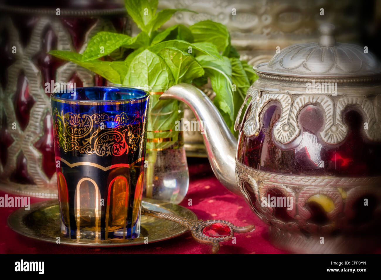 Mint tea - traditional Arabian refreshing drink Stock Photo - Alamy