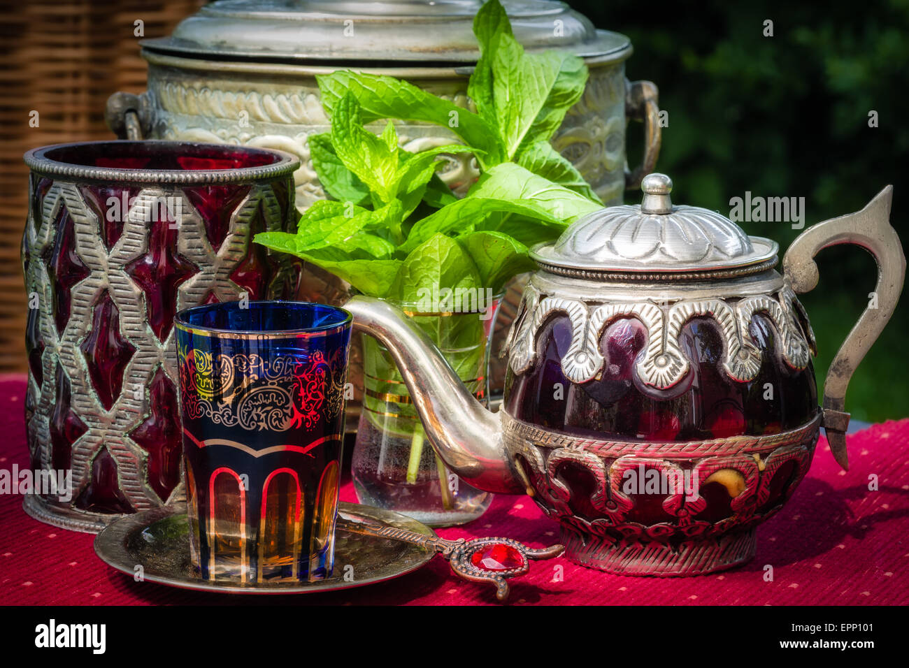 Mint tea - traditional Arabian refreshing drink Stock Photo - Alamy