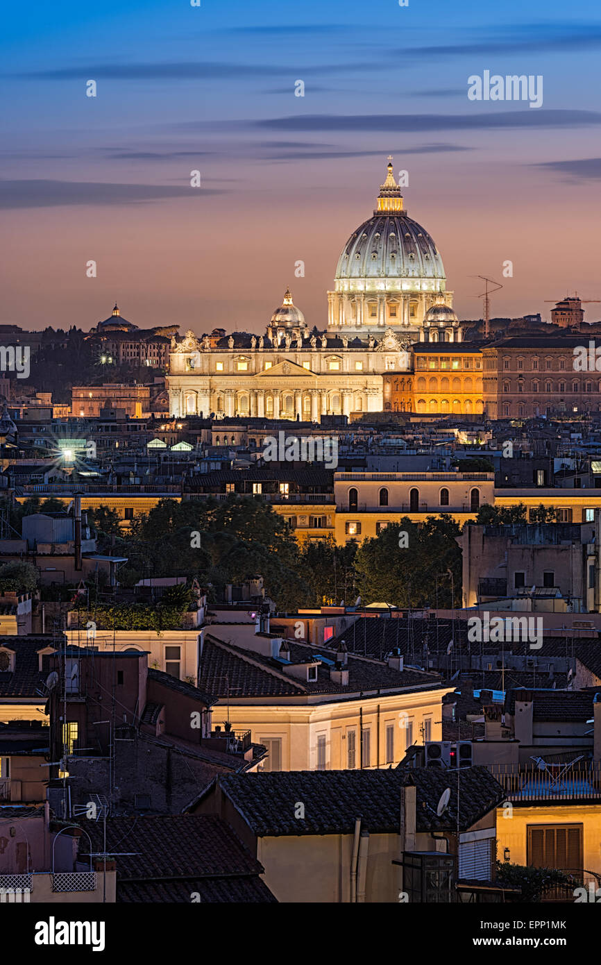 Roman rooftops hi-res stock photography and images - Alamy