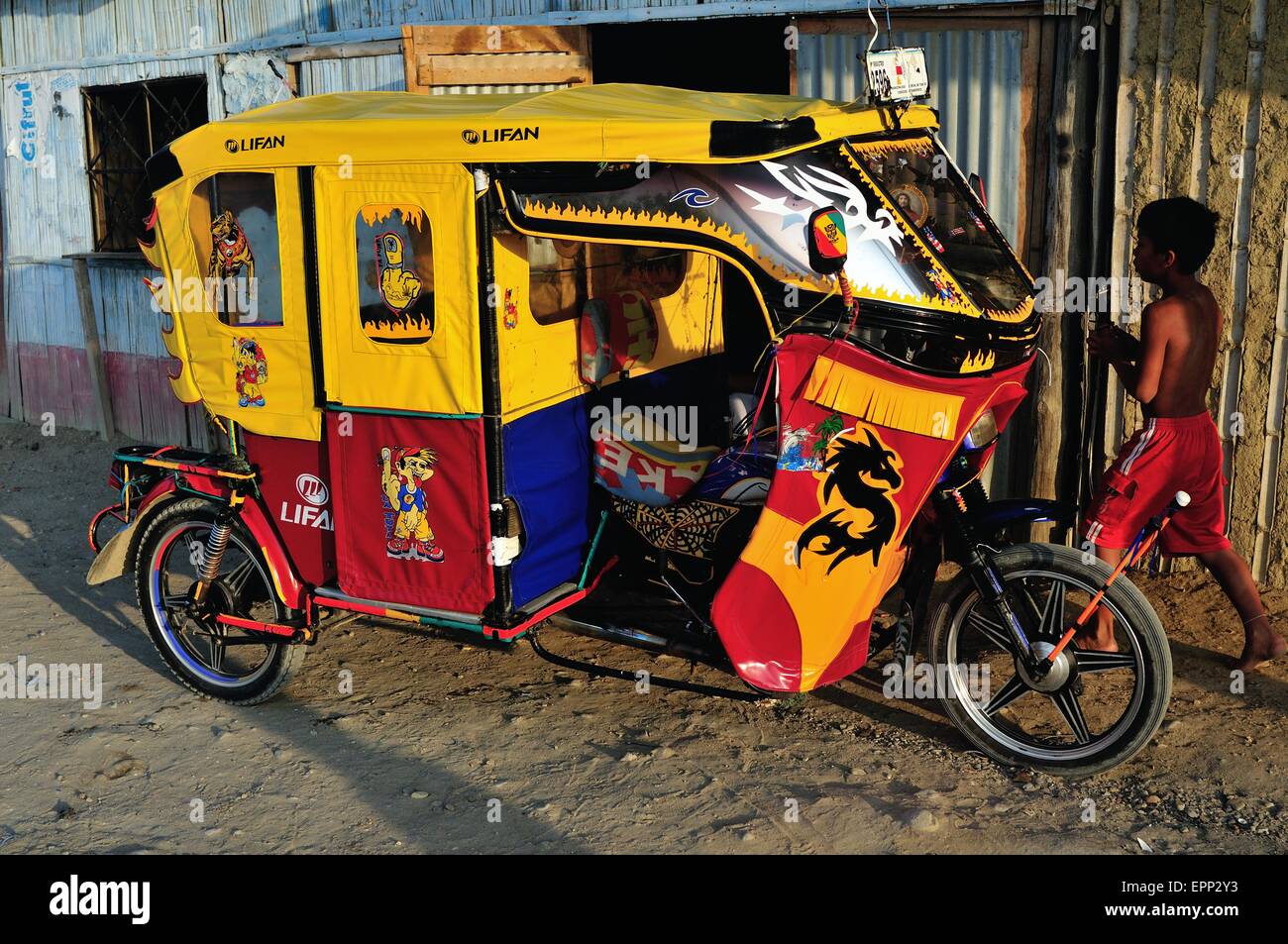 Motokar -Traditional house in PUERTO PIZARRO . Department of Tumbes ...