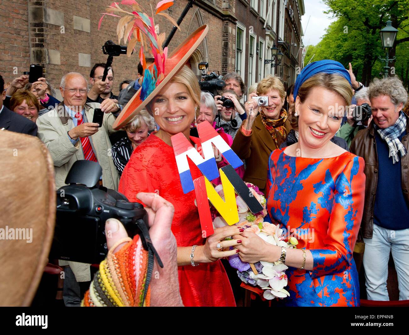 The Hague, The Netherlands. 20th May, 2015. Belgian Queen Mathilde (R) and Dutch Queen Maxima ...