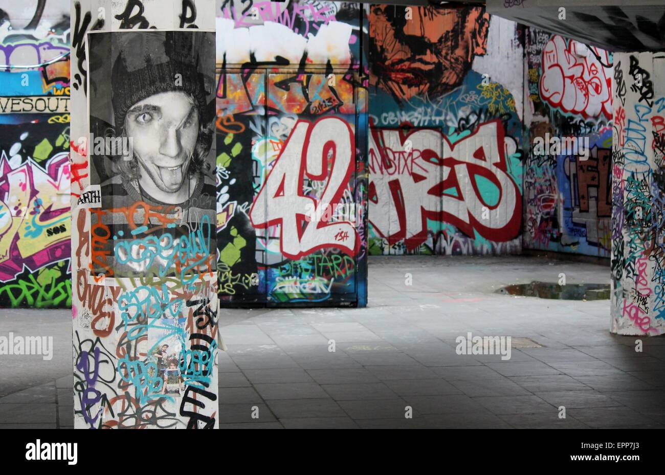 Legal graffiti wall london hi-res stock photography and images - Alamy