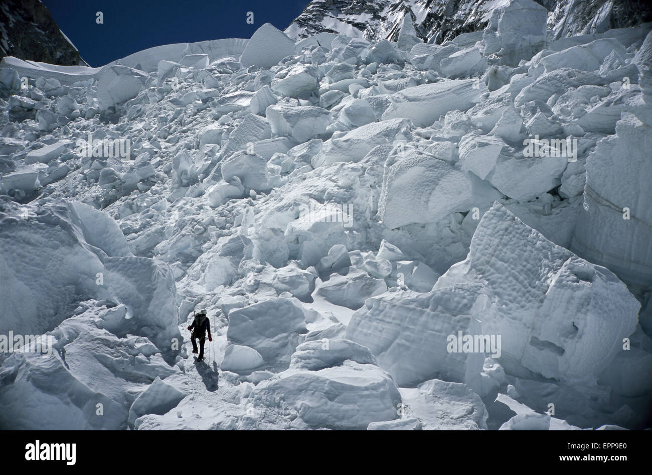 Khumbu ice fall hi-res stock photography and images - Alamy