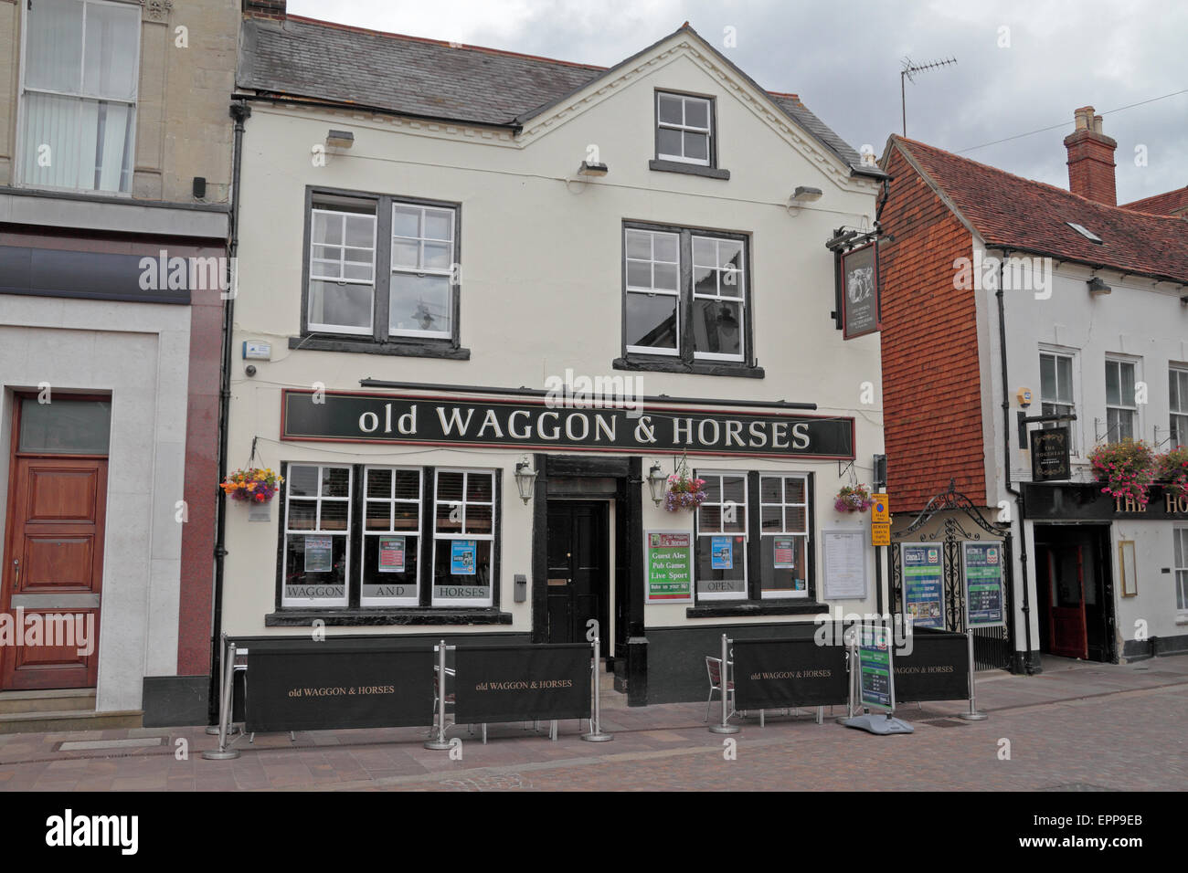 Waggon and horses public house hi-res stock photography and images - Alamy