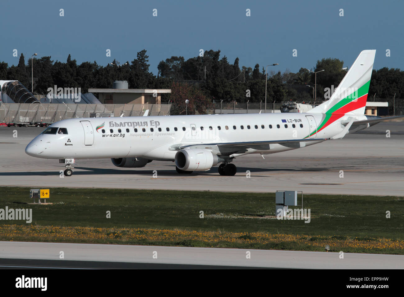 Embraer e jet hi-res stock photography and images - Alamy