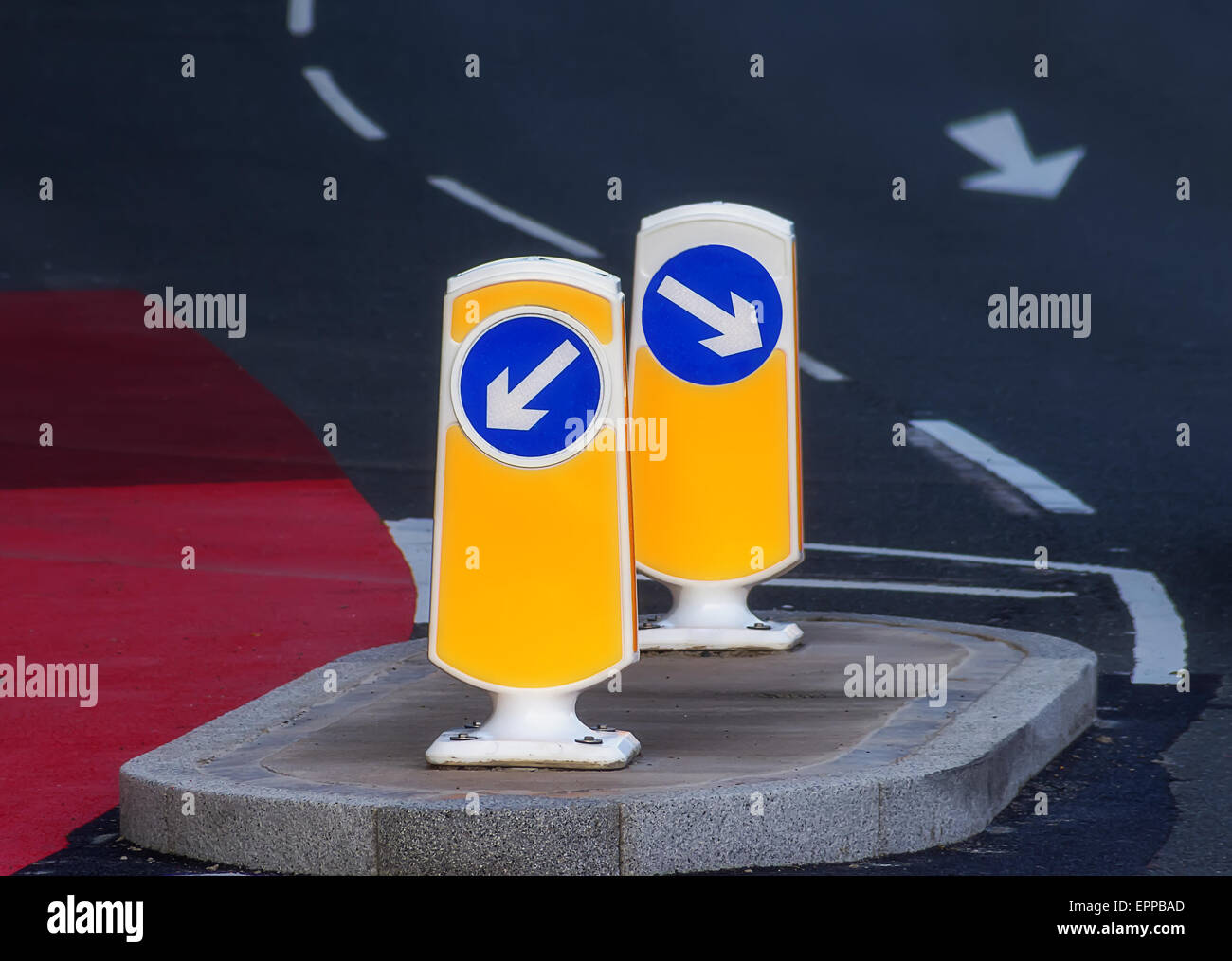 Safety,Road Sign,arrow,kerb,street,lanes,bollard,Yellow,Circle,Urban ...