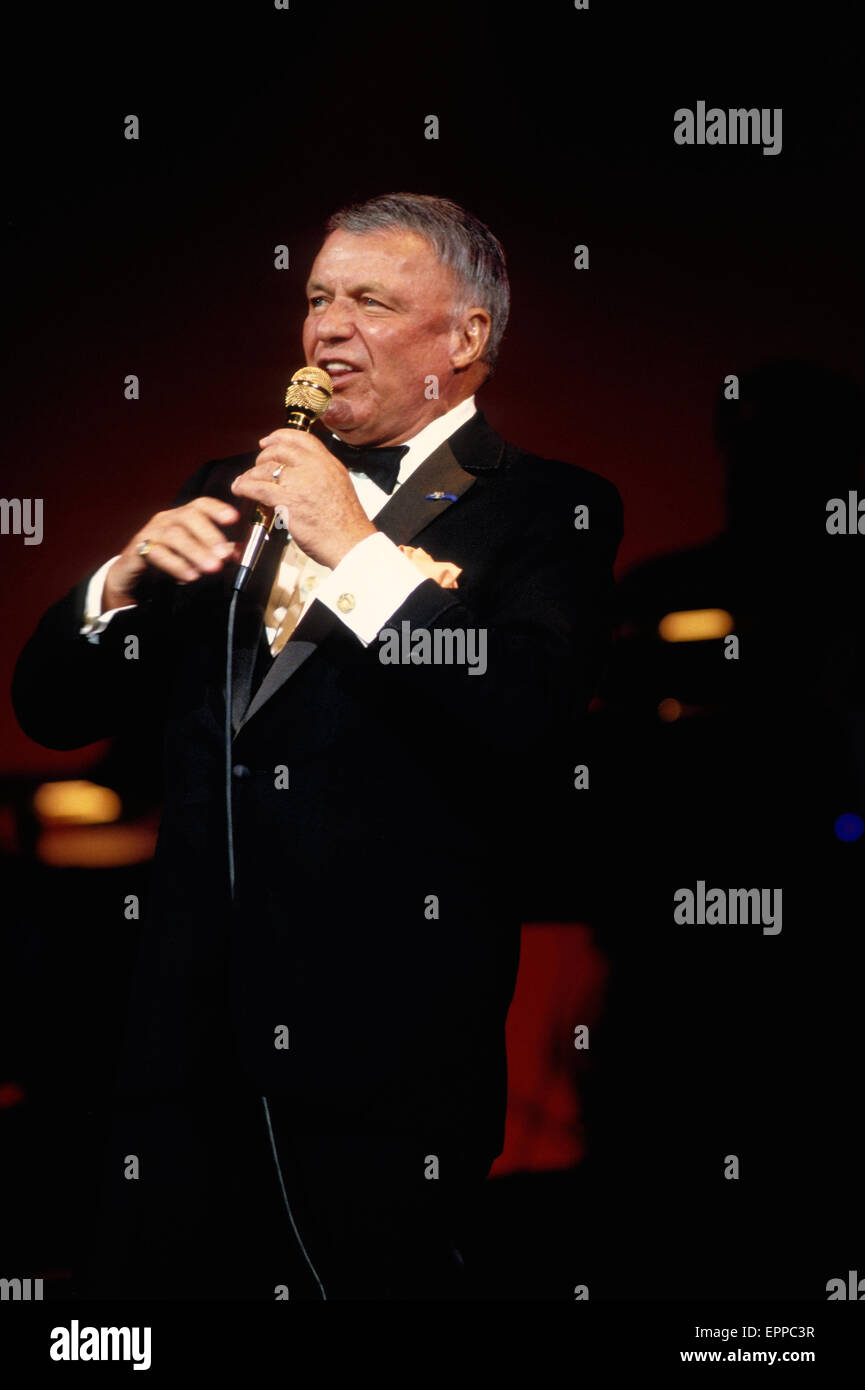 Frank sinatra concert hi-res stock photography and images - Alamy