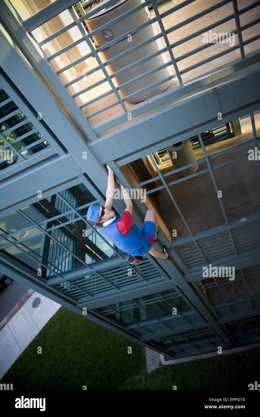 Scaling building hi-res stock photography and images - Alamy