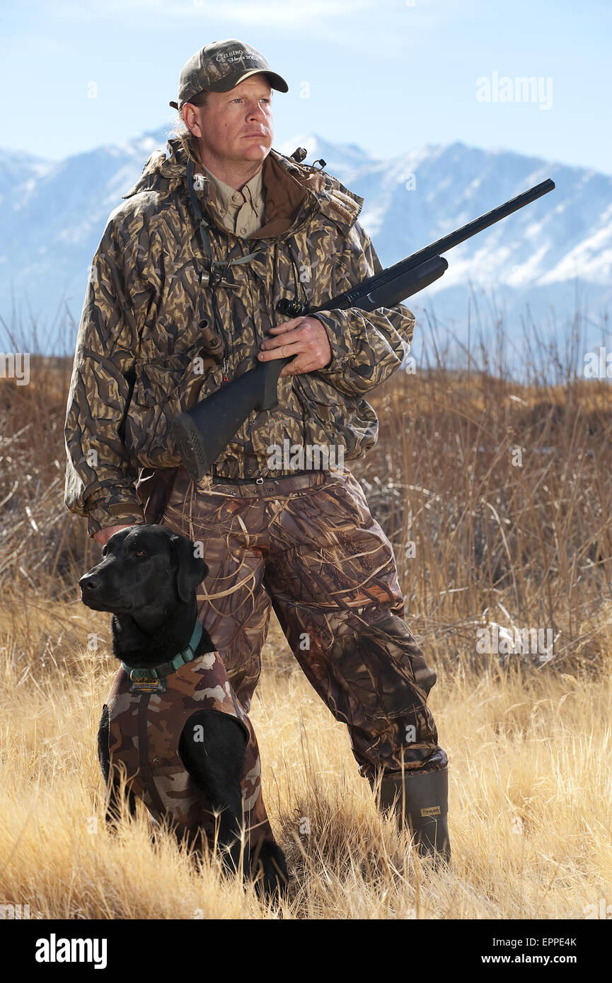 Hunter rifle hi-res stock photography and images - Alamy