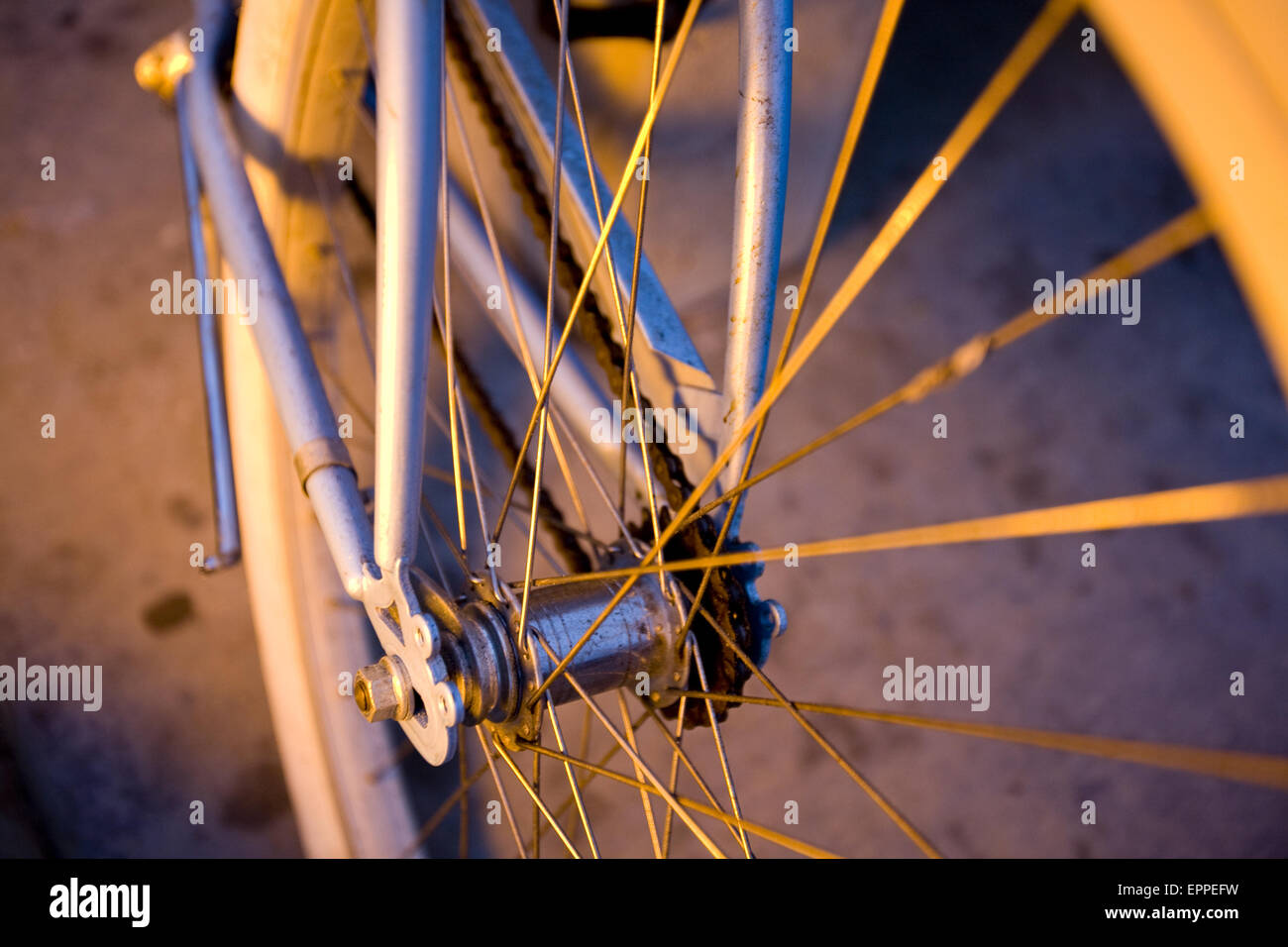 Spokes machine hi-res stock photography and images - Alamy