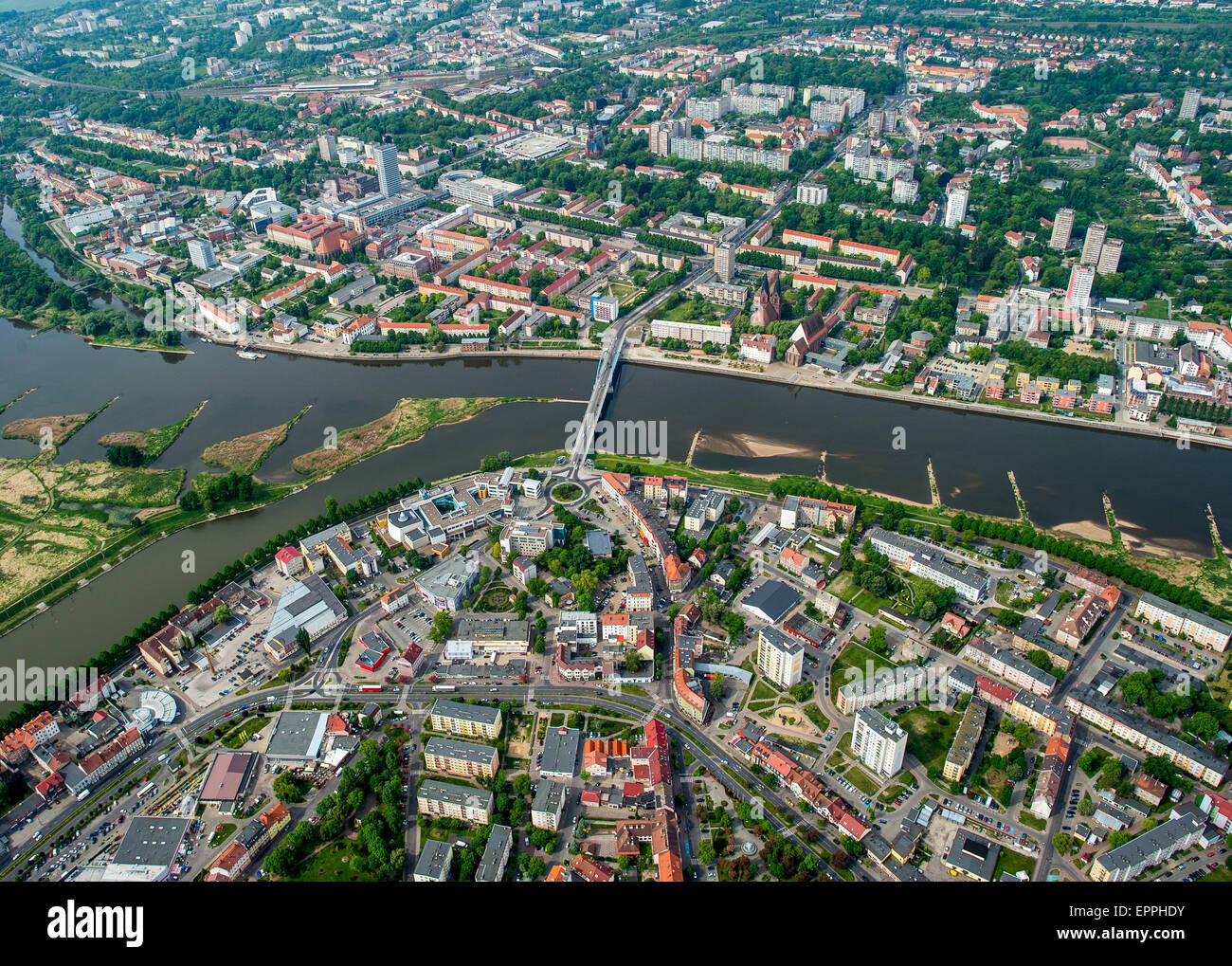 An aerial picture looking south shows both border towns on the Oder ...