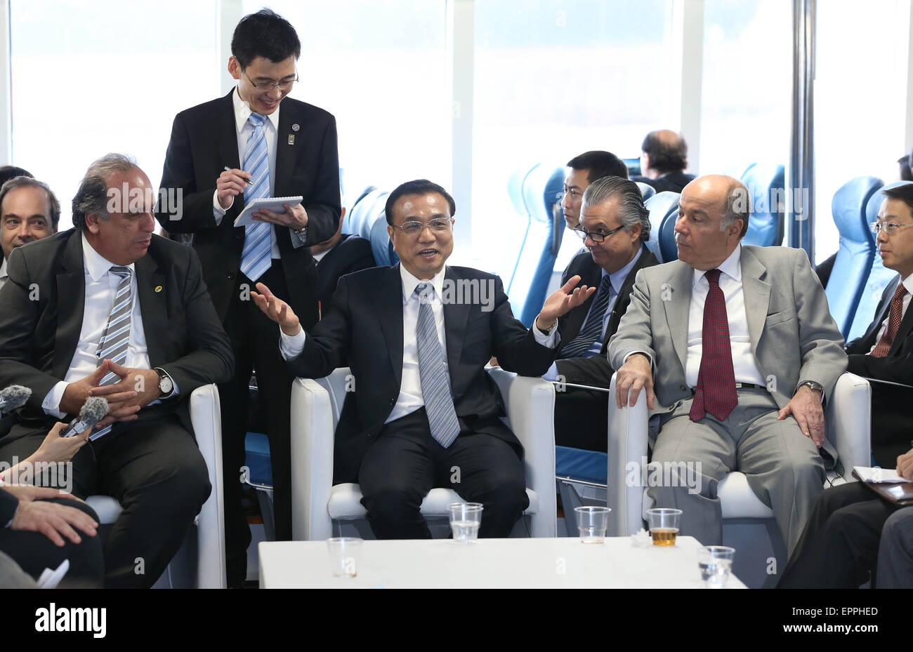 Rio De Janeiro, Brazil. 20th May, 2015. Chinese Premier Li Keqiang (C ...
