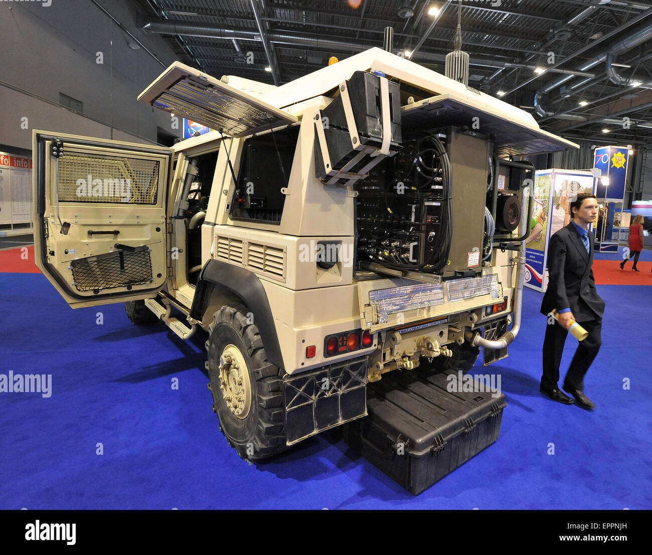 Escort vehicle hi-res stock photography and images - Alamy