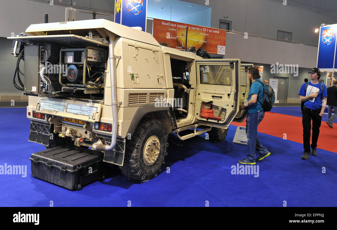 Escort vehicle hi-res stock photography and images - Alamy