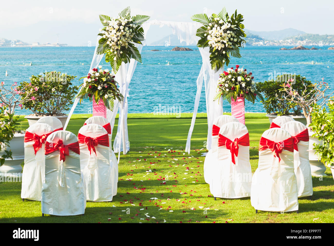 Beach hotel gate hi-res stock photography and images - Alamy