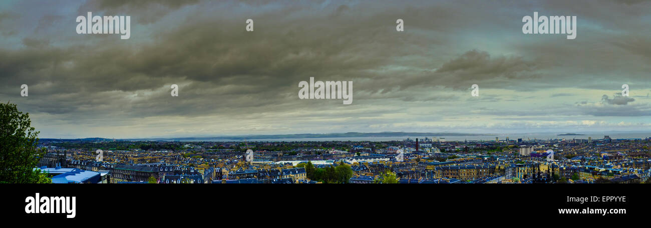 Edinburgh skyline cloud hi-res stock photography and images - Alamy