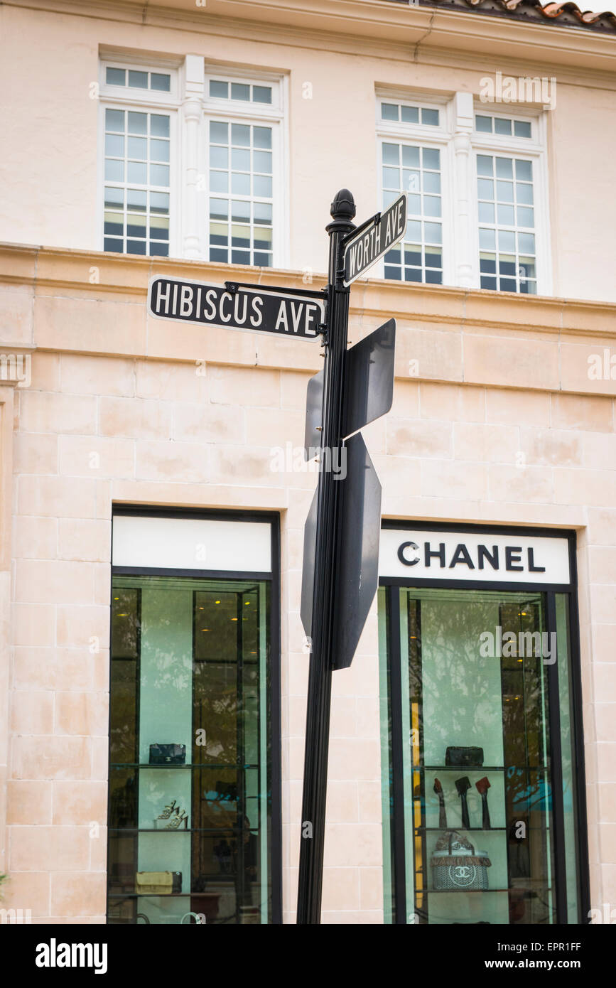Florida Palm Beach Worth Avenue luxury shopping street road sign road ...