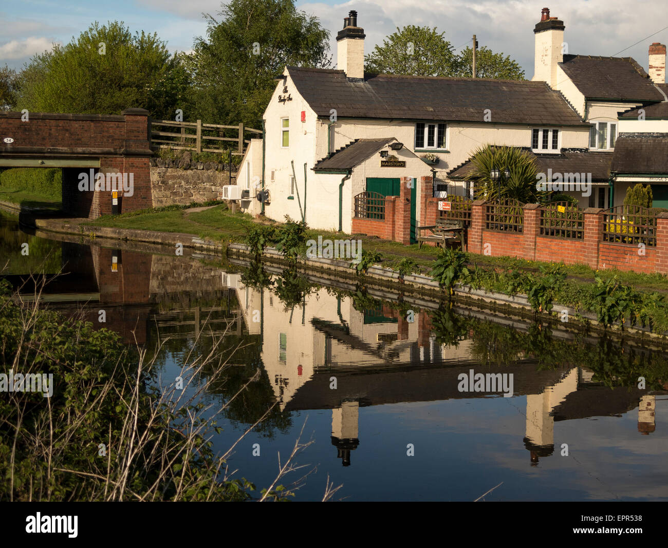 pub on The Trent & Mersey canal, near Branston,Staffordshire,UK.taken ...