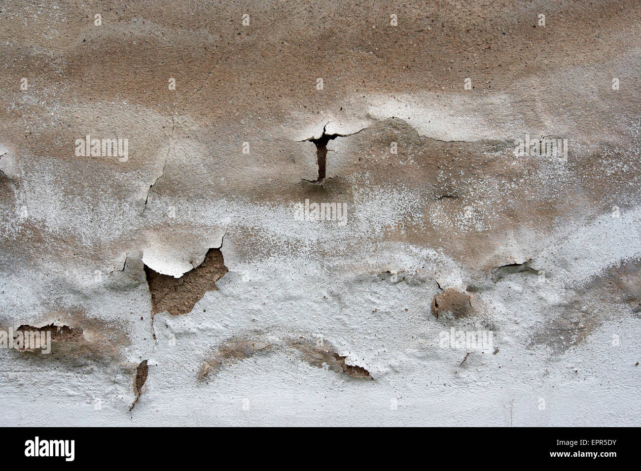 plaster bulges - blistering Stock Photo - Alamy