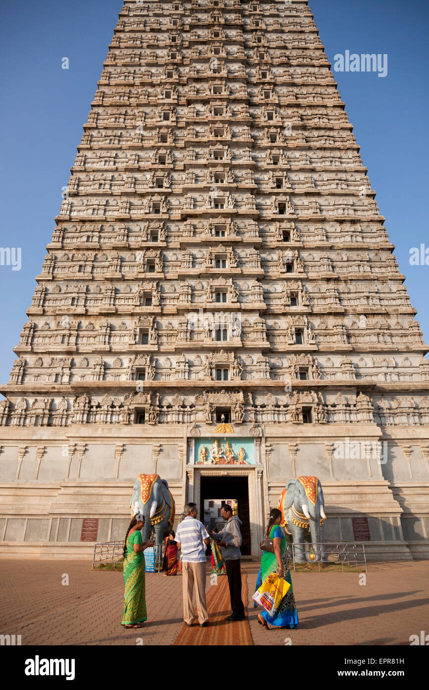 giant gopura of the Murudeshwar temple, Murudeshwar, Karnataka, India ...