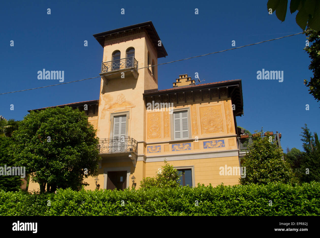 Pretty italian house hi-res stock photography and images - Alamy