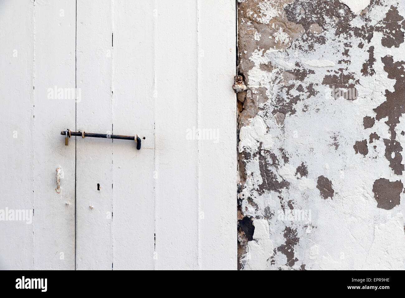 Whitewashed stone wall hi-res stock photography and images - Alamy