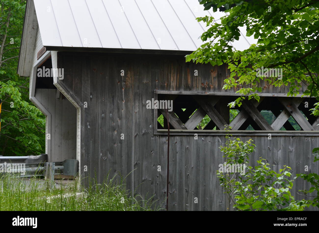 Cedar bridge hi-res stock photography and images - Alamy