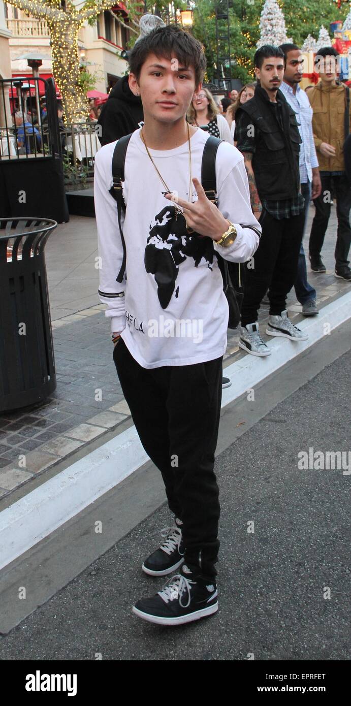 Carter Reynolds out shopping at The Grove Featuring: Carter Reynolds ...