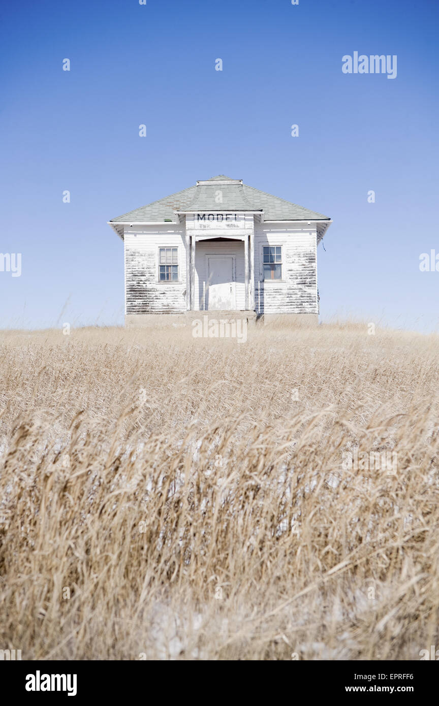 Lone house hi-res stock photography and images - Alamy