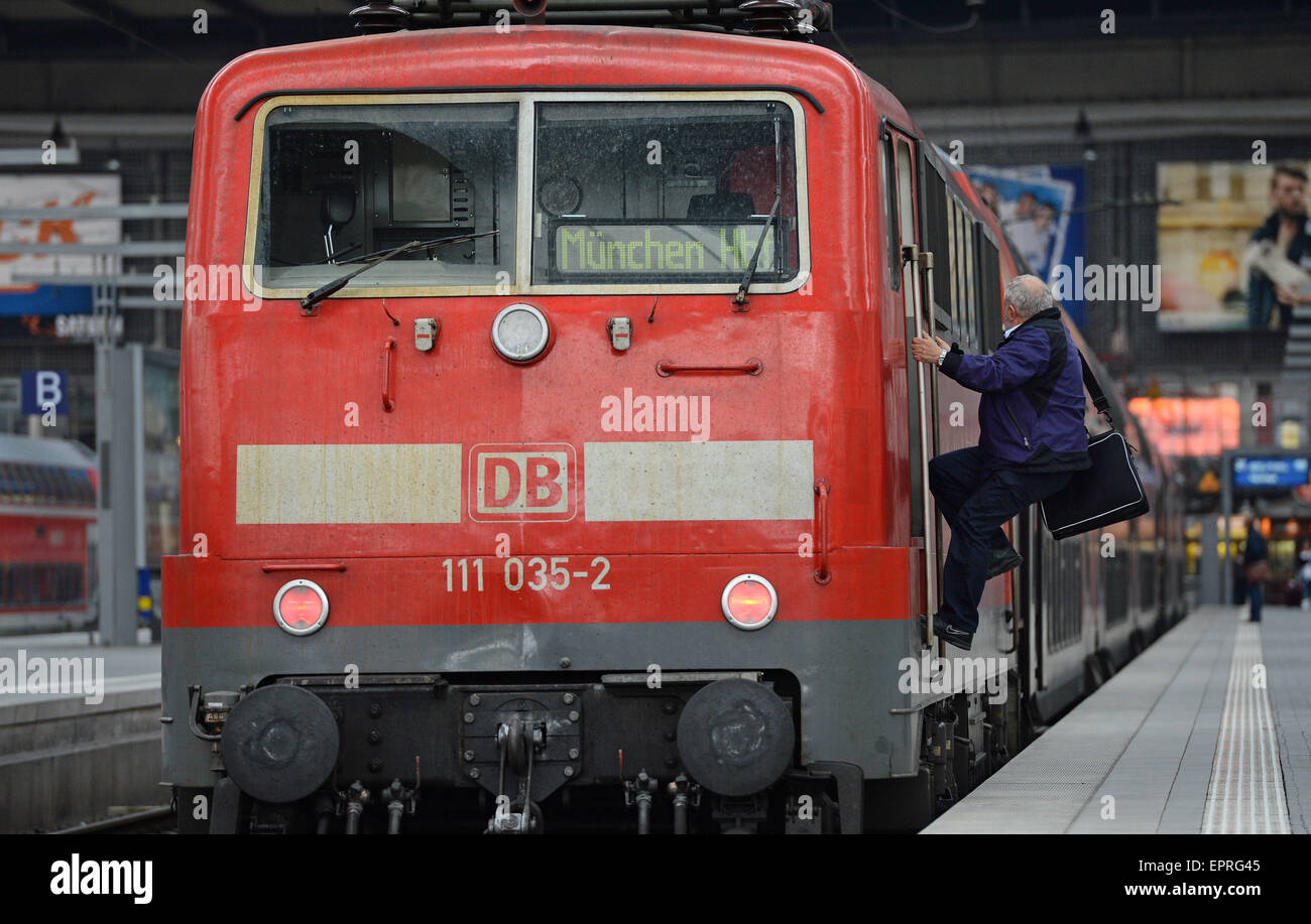German train cabin hi-res stock photography and images - Alamy