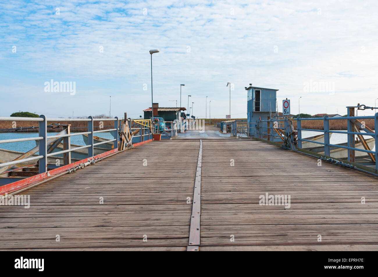 Floating Pontoon Bridge Stock Photos & Floating Pontoon Bridge Stock ...