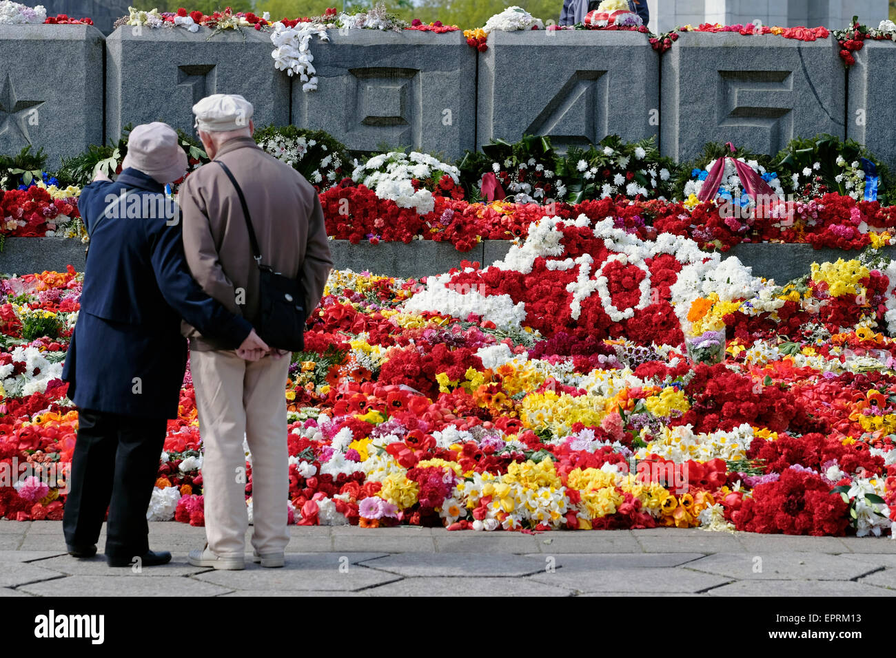 Wreaths marking 70 years since victory over Nazi Germany at the Soviet ...